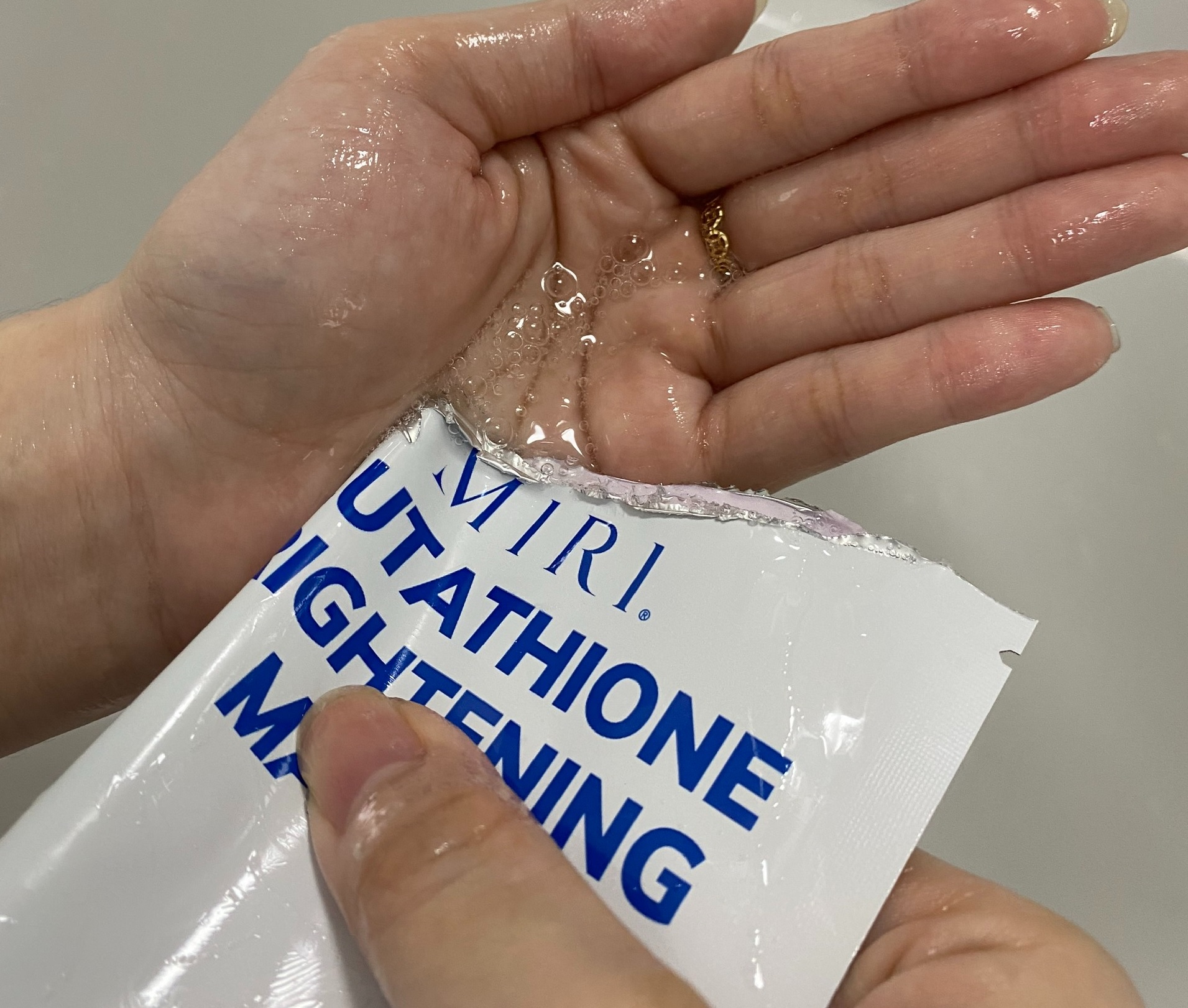 Mẹo Tận Dụng Serum Còn Dư Trong Mặt Nạ Giấy